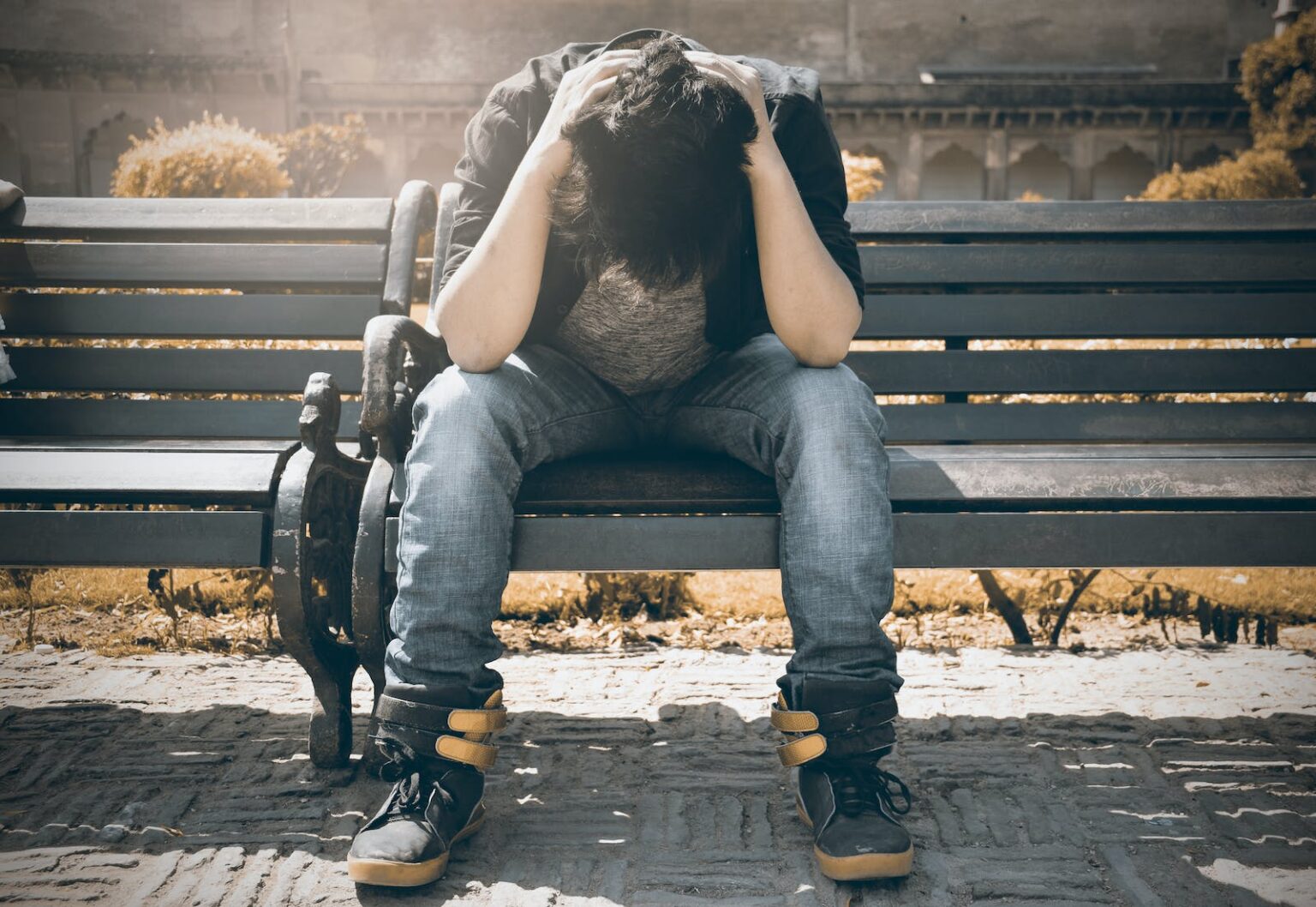 15 Signs Of People Who Lack Empathy - Housely
