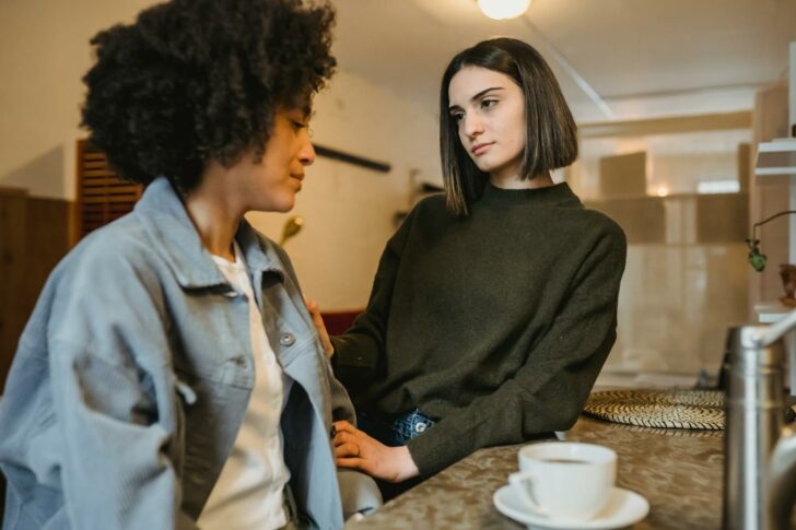 29 Warning Signs That You Are Dealing With Someone Evil - Housely