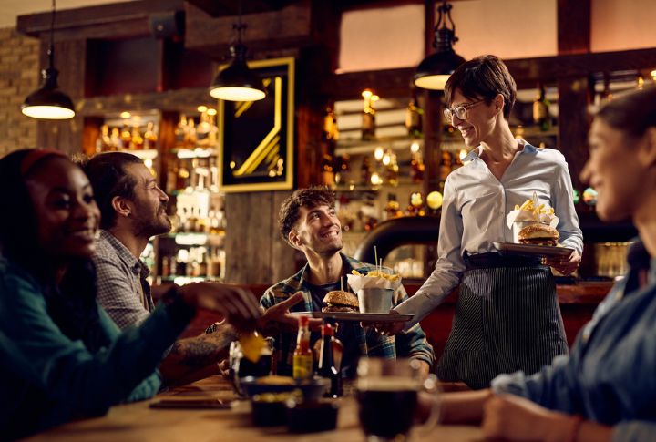 15 Must-Visit American Restaurants for Foodies - Housely