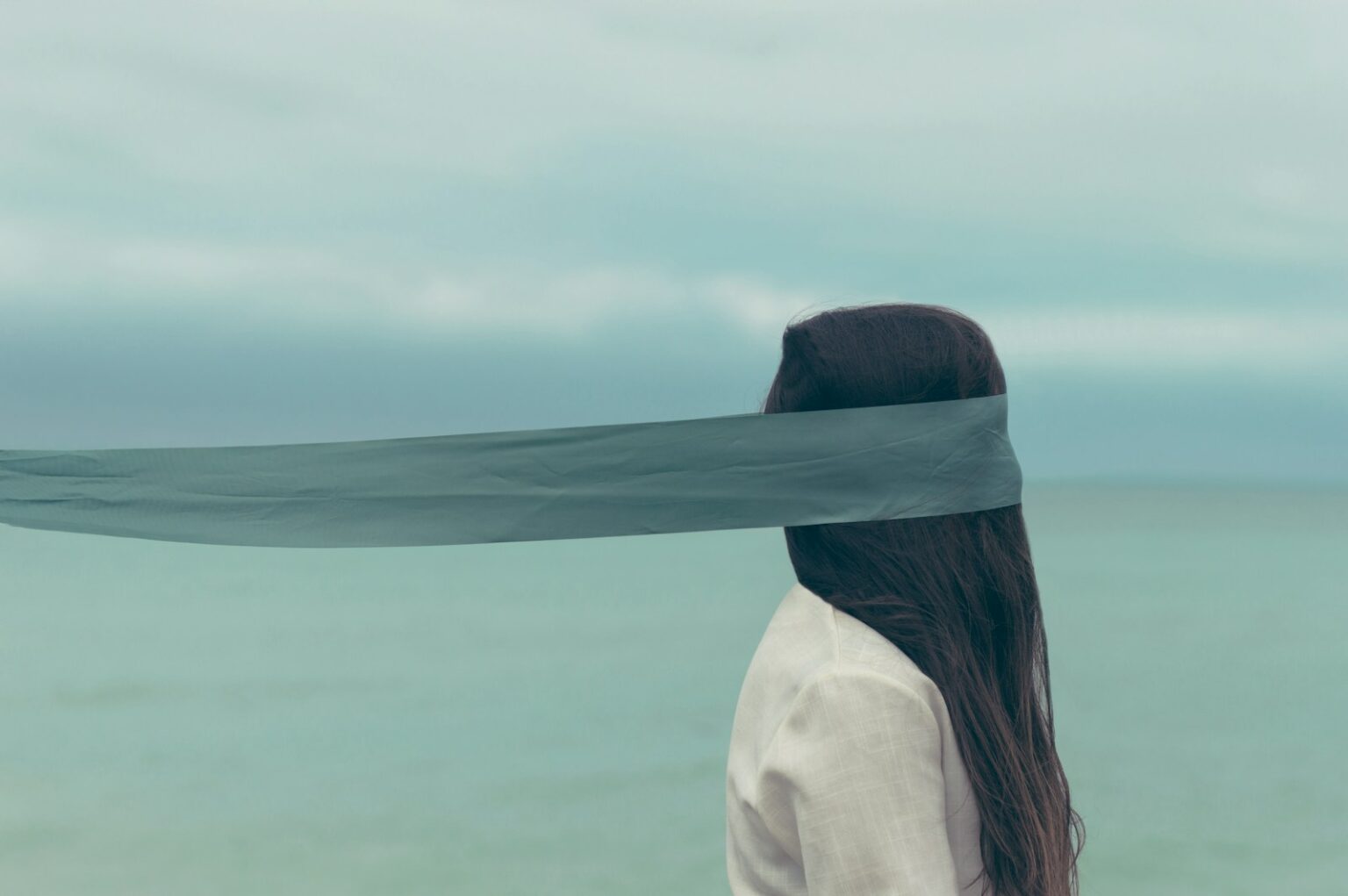 29 Warning Signs That You Are Dealing With Someone Evil - Housely