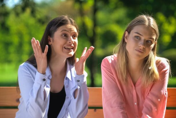 15 Clear Signs You Might Have a Toxic Friend - Housely