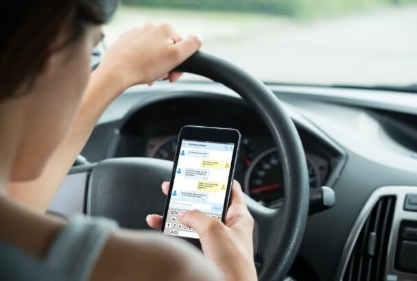 15 Texting Fails To Avoid At All Costs - Housely