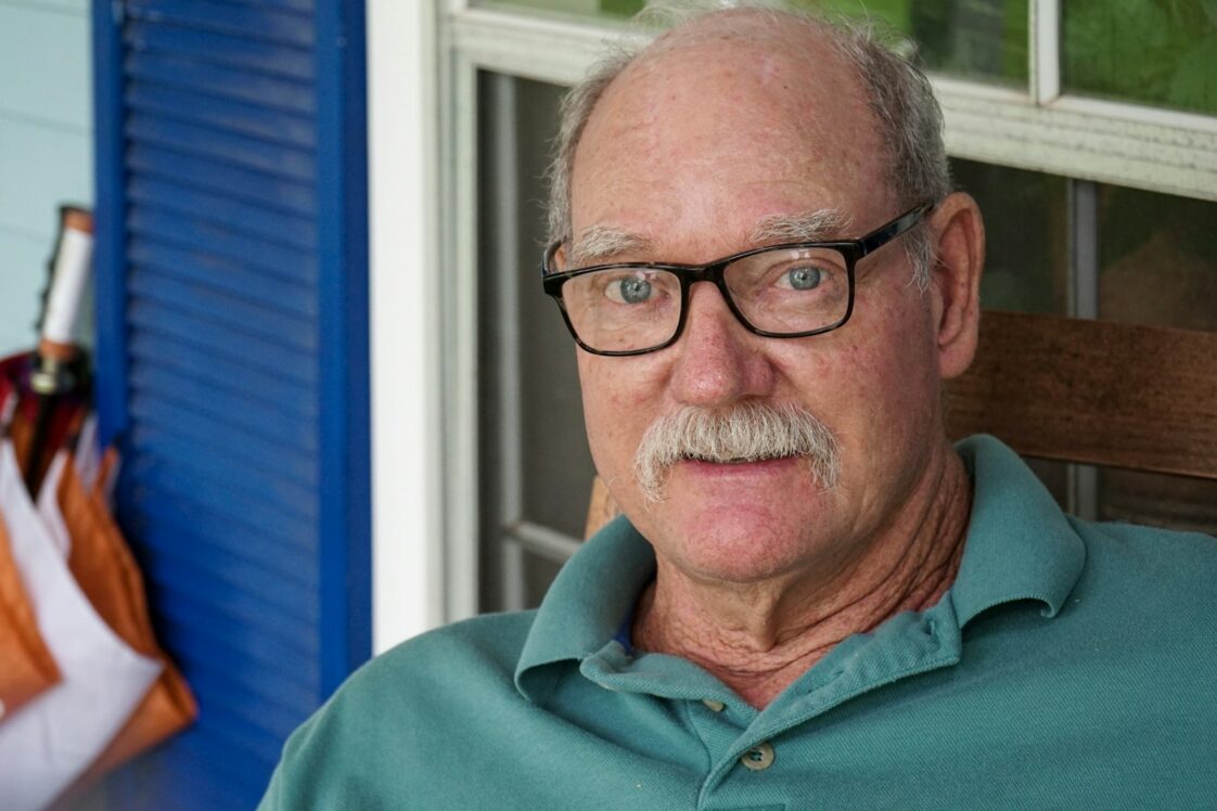17 Reasons Why Older Men Prefer Living Solo These Days - Housely