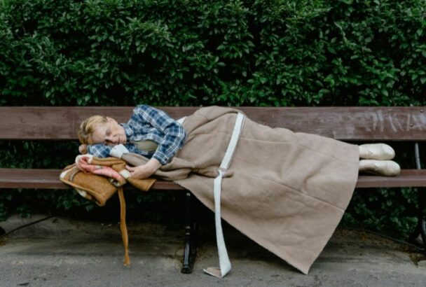 15 Sleeping Positions And What They Reveal About Your Personality - Housely