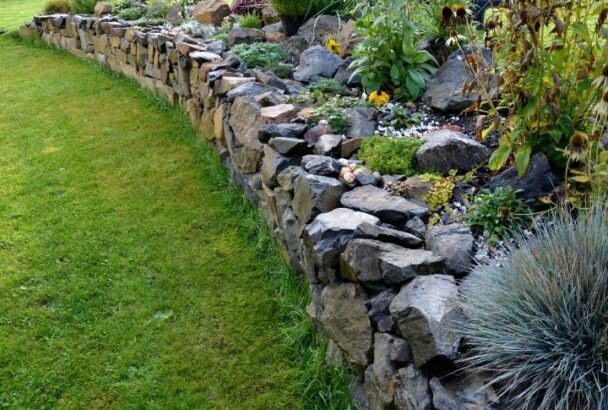 15 Creative Ways to Incorporate Rocks in Your Yard - Housely