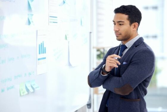 15 Common Habits of Highly Intelligent People - Housely