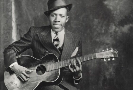 15 Iconic Musicians Who Passed Away at 27 - Housely