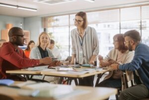 15 Common Habits of Highly Intelligent People - Housely