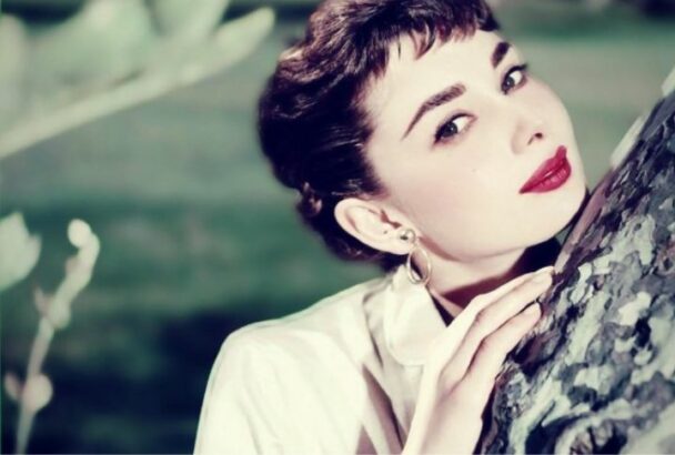 15 Fascinating Facts About Audrey Hepburn - Housely