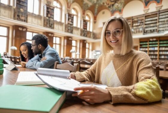 15 Common Habits of Highly Intelligent People - Housely