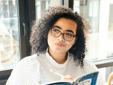 15 Traits of Highly Intelligent People - Housely