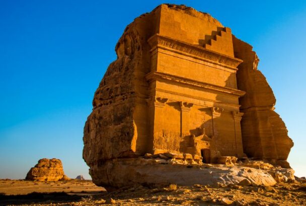 Secrets of an Ancient Civilisation Unearthed in the Desert - Housely