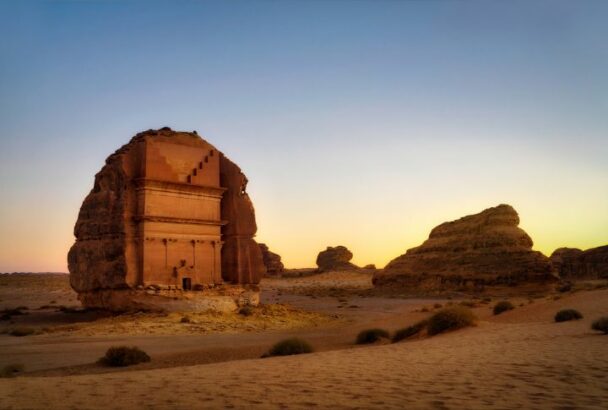 Secrets of an Ancient Civilisation Unearthed in the Desert - Housely