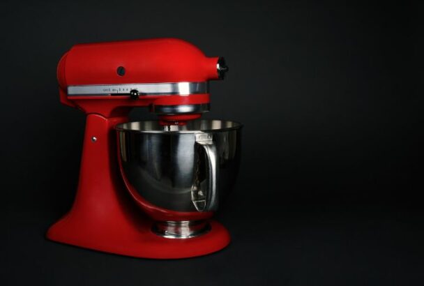 15 Valuable Vintage Kitchenwares You Might Already Own - Housely