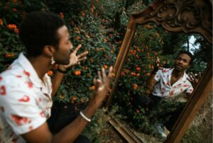 15 Things Men Secretly Do But Won’t Admit Out Loud - Housely