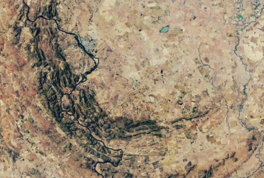 15 Massive Craters That Have Formed On Earth - Housely