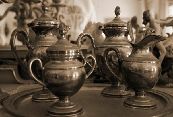 15 Common Household Items That Could Be Worth a Fortune - Housely