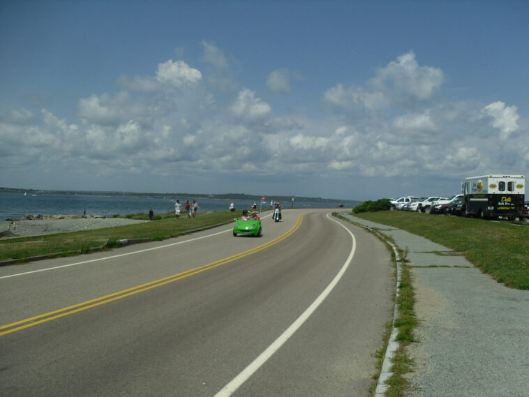 Top 15 Most Iconic American Road Trip Routes - Housely