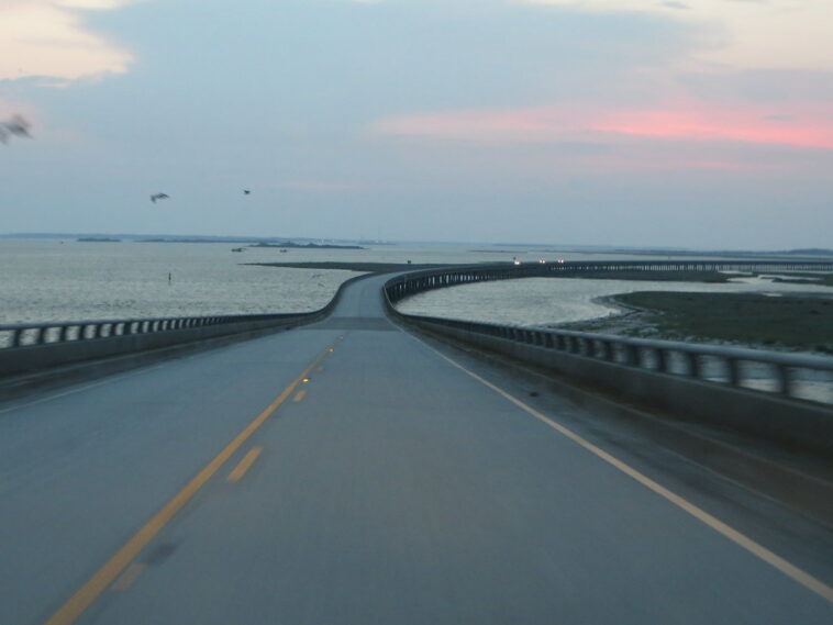 Top 15 Most Iconic American Road Trip Routes - Housely