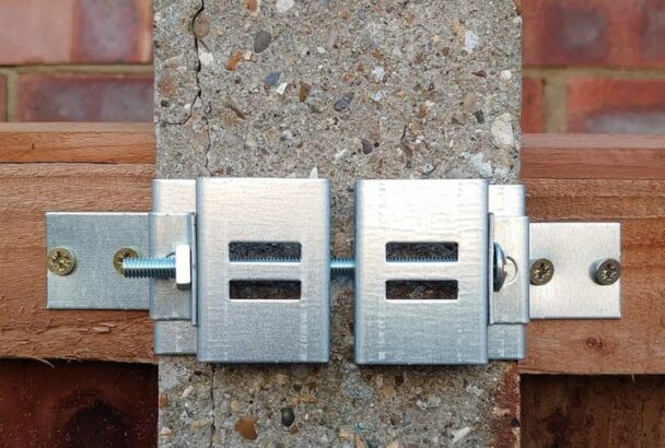 How to Fix a Sagging Fence in 15 Easy Steps - Housely