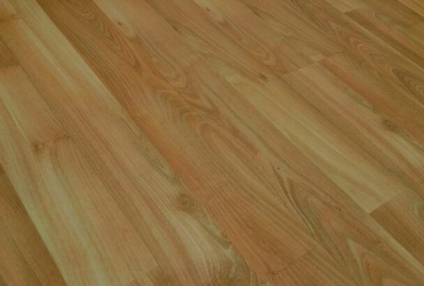 15 Smart Tricks From Designers to Brighten Any Windowless Room - Housely