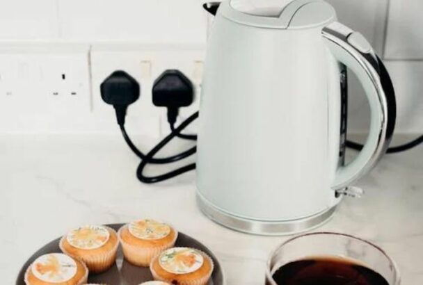 How to Choose Between 15 and 20-Amp Outlets - Housely
