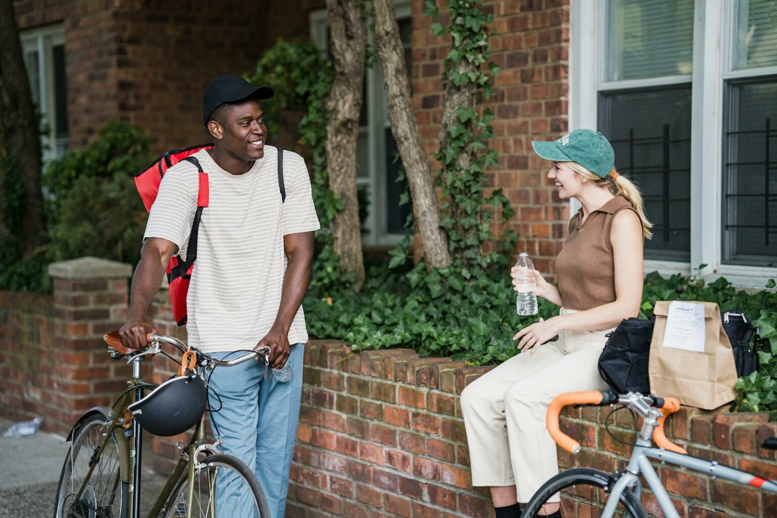 20 Warning Signs You Can't Trust Your Neighbor - Housely