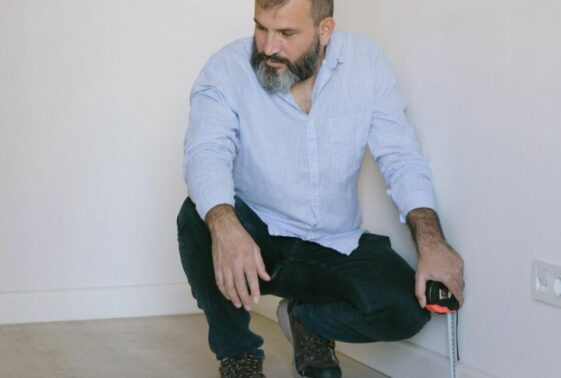 15 Steps to Constructing a Sturdy Temporary Wall - Housely