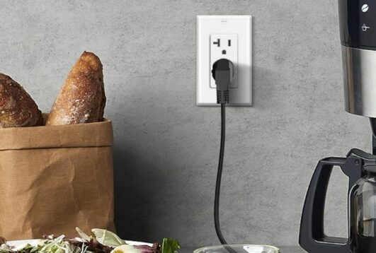 How to Choose Between 15 and 20-Amp Outlets - Housely