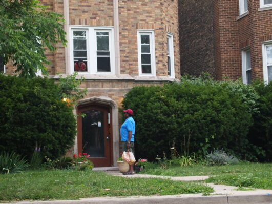 20 Warning Signs You Can't Trust Your Neighbor - Housely