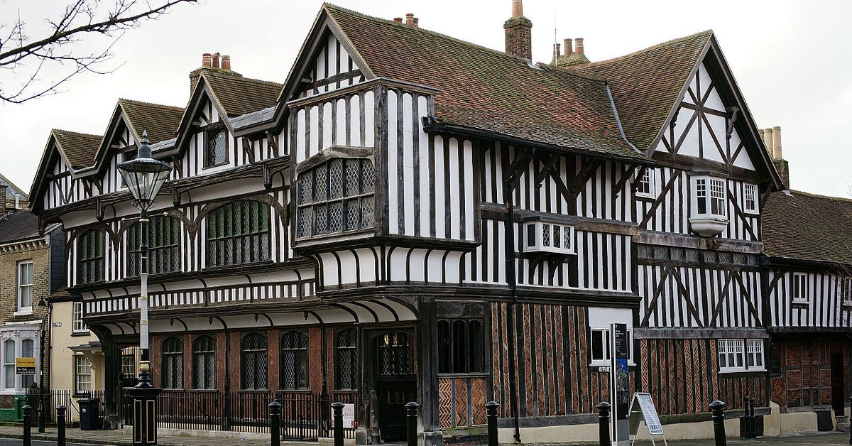 15 Unique Elements of Tudor Homes Explained by an Architect - Housely