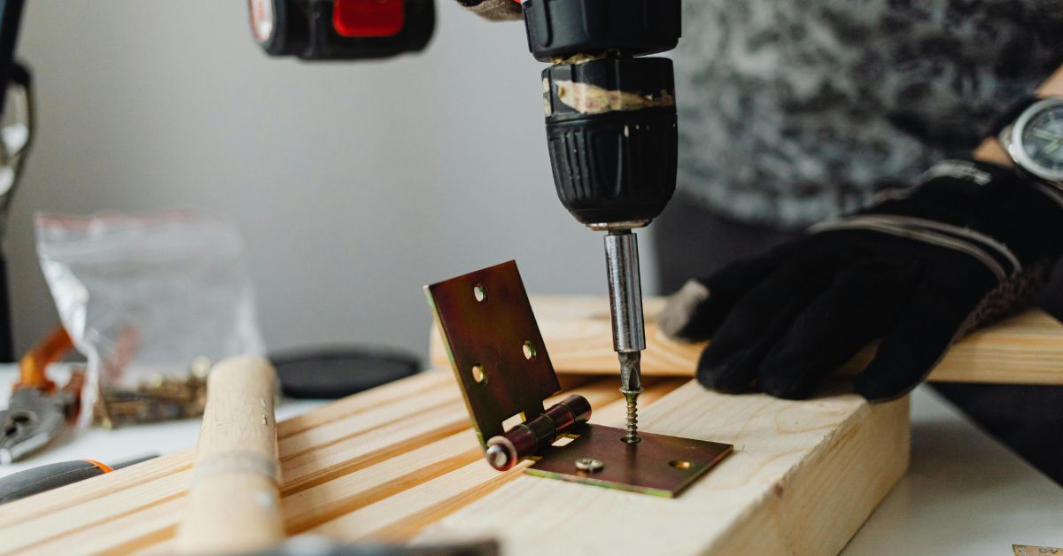 15 Quick and Easy Drill Hacks for Everyday Problems - Housely