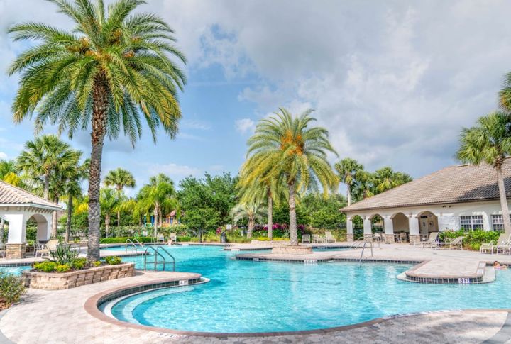 15 Over The Top Backyard Pool Ideas For The Rich - Housely