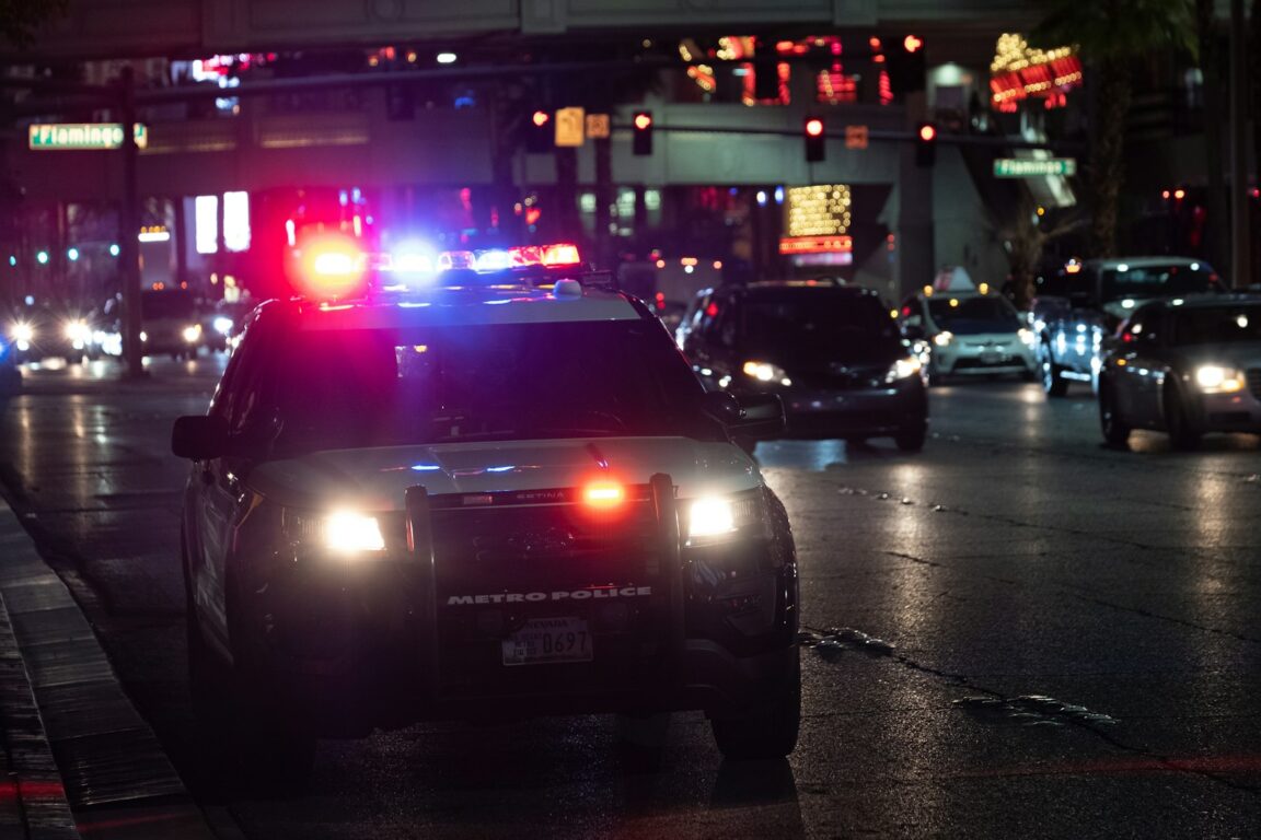 20 Signs Your Neighborhood Is Becoming Unsafe - Housely