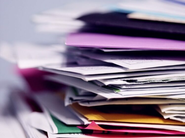 15 Signs of an Inconsiderate Roommate - Housely