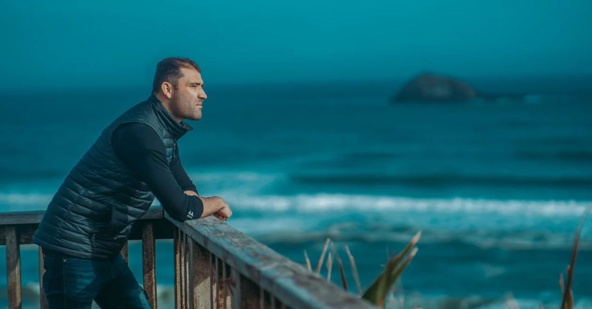 10 Real Struggles of Going Through a Single Life - Housely