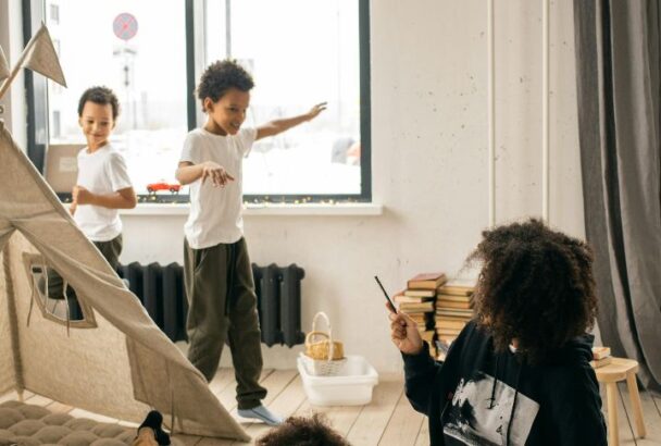 20 Common Causes of Sibling Estrangement in Families - Housely