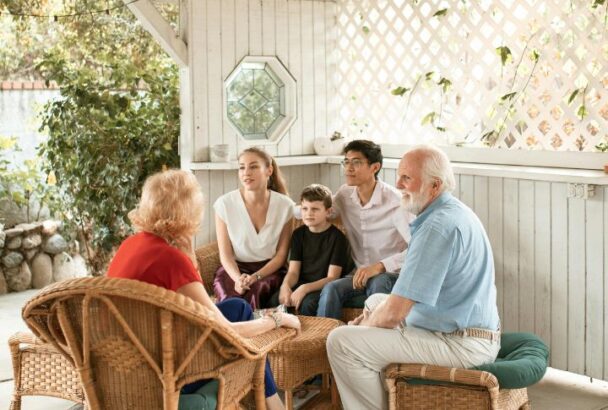 20 Common Causes of Sibling Estrangement in Families - Housely