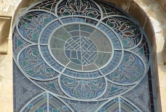 20 Clues to Differentiate Victorian and Queen Anne Homes with ...