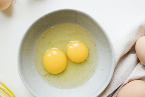 10 Reasons Why Egg Yolk Color Matters More Than You Think - Housely