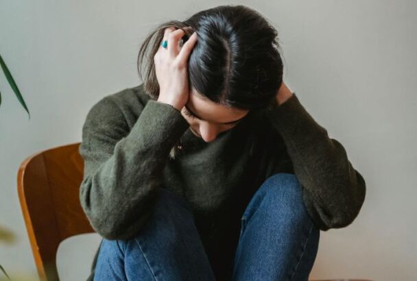 10 Phrases Chronic Complainers Use and the Psychology Behind Them - Housely