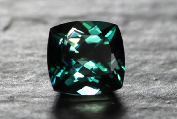 20 Crystals That Are Rarer Than Diamonds - Housely