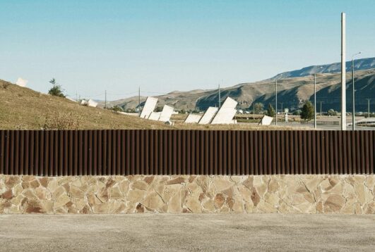 20 Budget-Friendly Fencing Ideas To Secure Your Yard - Housely