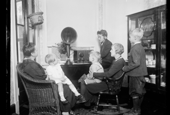 20 Old Traditions That Might Be Worth Bringing Back - Housely