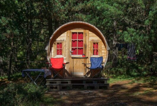 10 Pod Homes That Maximize Comfort Without Sacrificing Space - Housely