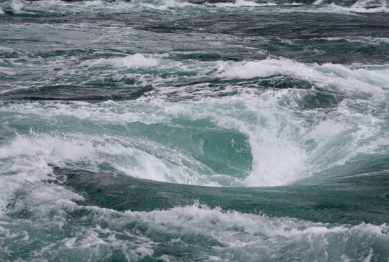 10 Facts About The Lake Peigneur Drilling Disaster - Housely
