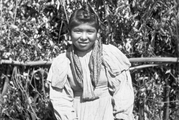 The Beauty Of Native American Teen Girls In 10 Historical Photos And ...