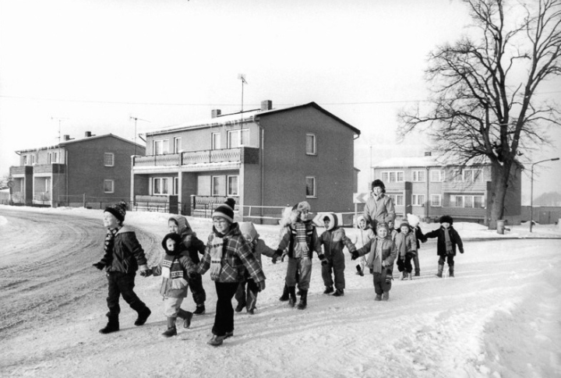 20 Old Traditions That Might Be Worth Bringing Back - Housely