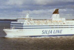 10 Shipwrecks In History That Ended Tragically - Housely