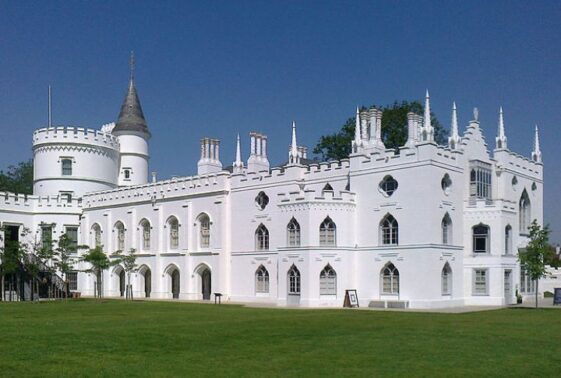 20 Gothic-Style Homes And Castles That Capture Architectural Beauty ...